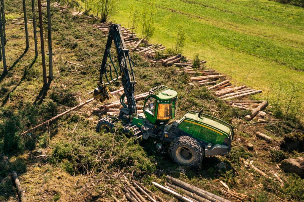 Nokian Tyres complete wheels for forestry machines / Nokian Tyres