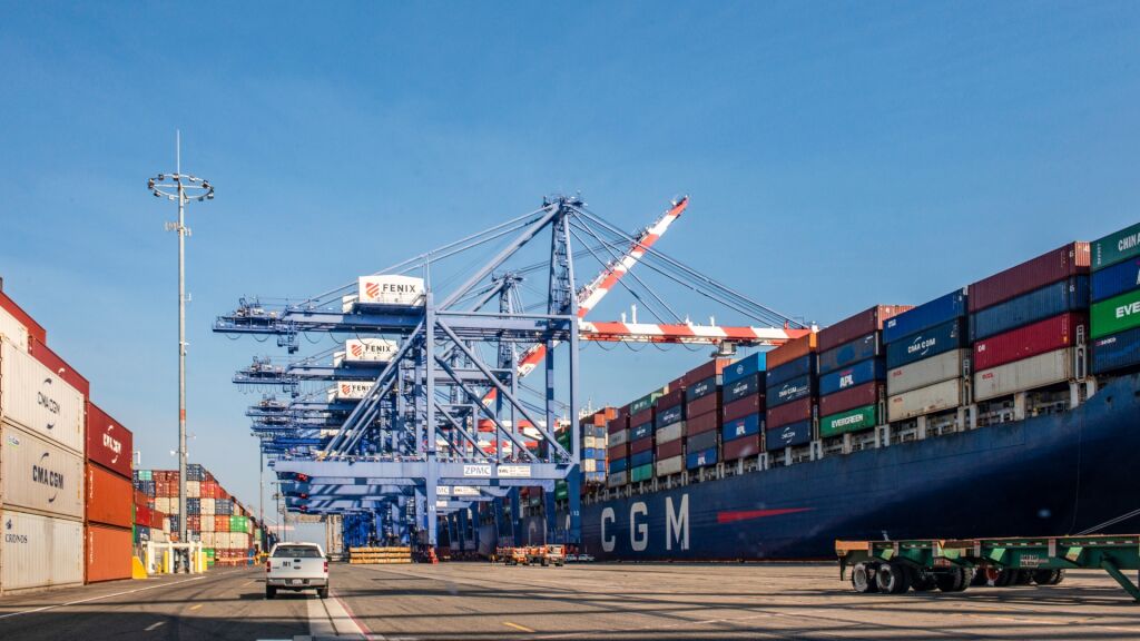 Terminal tires | Mobility in narrow harbors / Nokian Tyres