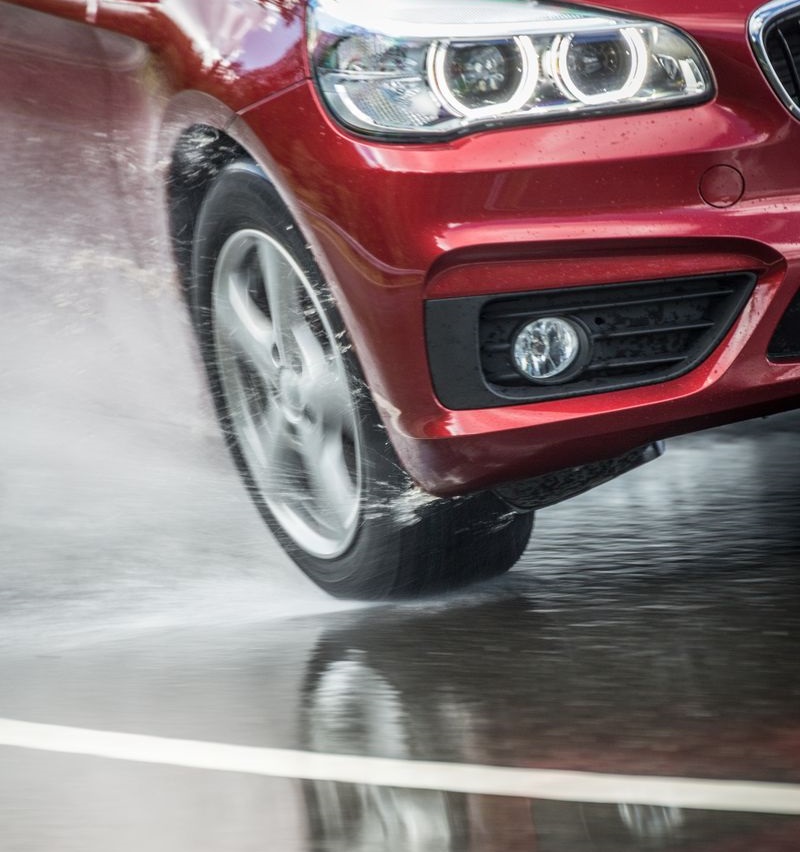 Avoid Hydroplaning with These Five Tips / Nokian Tyres